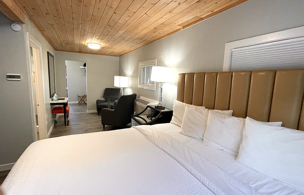 Rooms available at Tides Inn & Suites luxury Room in WA 98368, United ...