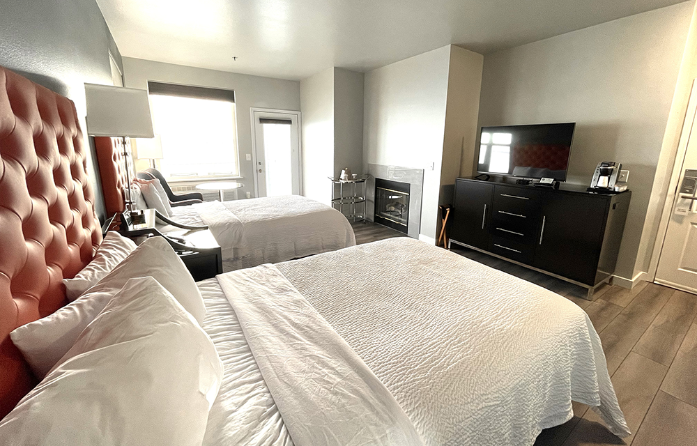 Rooms available at Tides Inn & Suites luxury Room in WA 98368, United ...