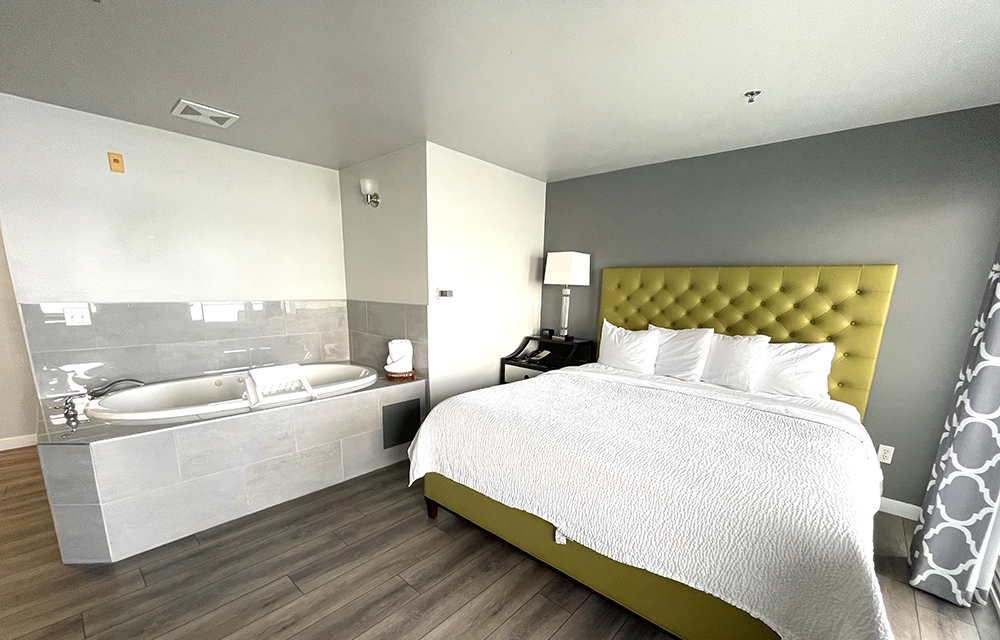 Rooms available at Tides Inn & Suites luxury Room in WA 98368, United ...